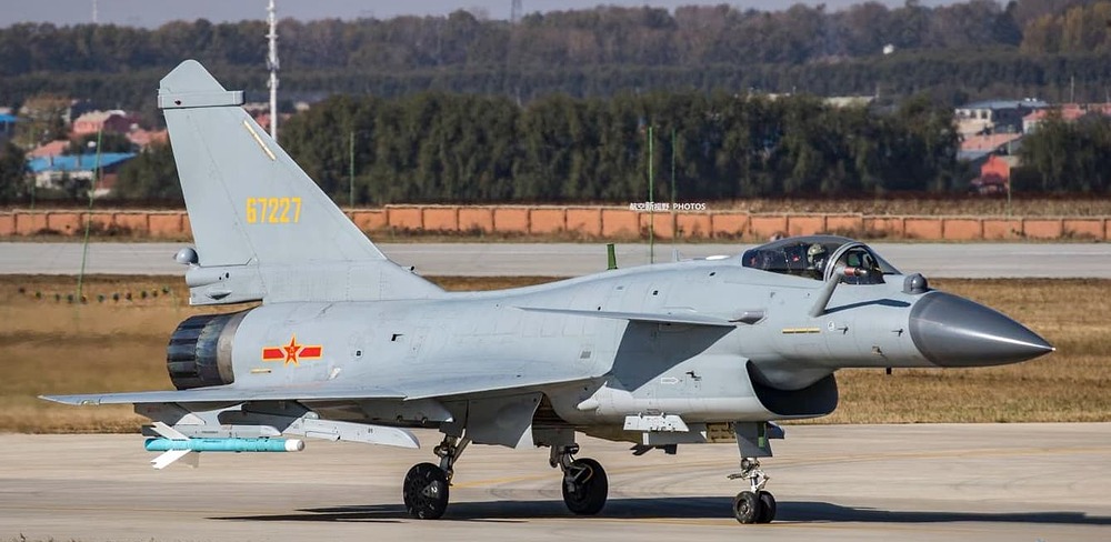 Chengdu J-10, History, Performance & Discussion - Aircraft - War ...