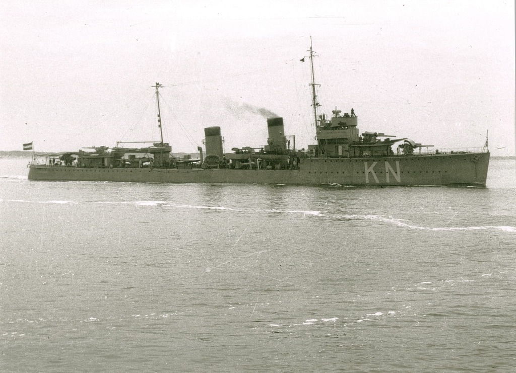 Dutch Admiralen-class destroyer (1st Batch), HNLMS Kortenaer - Naval ...
