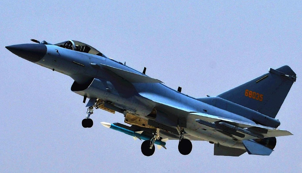 Chengdu J-10, History, Performance & Discussion - Aircraft - War ...