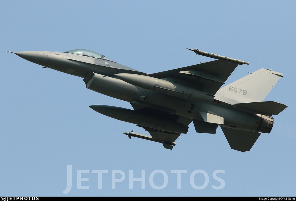 F-16A MLU (CN) Forgotten CM Dispensers - Aircraft - War Thunder ...