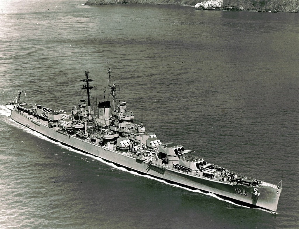 Oregon City-class Heavy Cruiser, USS Rochester (CA-124) - The Grey ...