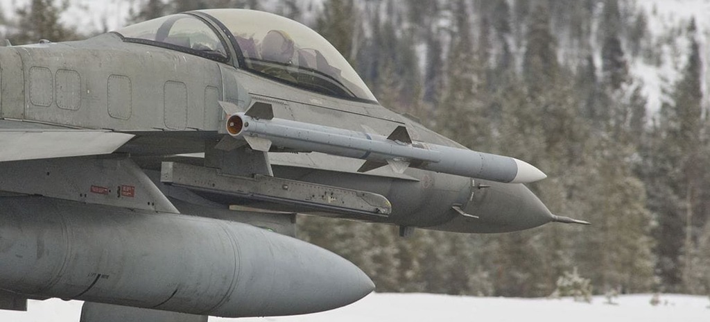 The AIM-120 'AMRAAM' - History, Design, Performance & Discussion ...