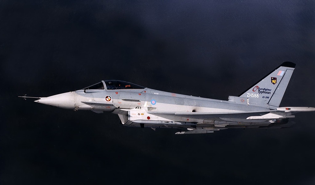 Eurofighter Typhoon DA.2: Birth of a Modern British Legend - Aircraft ...