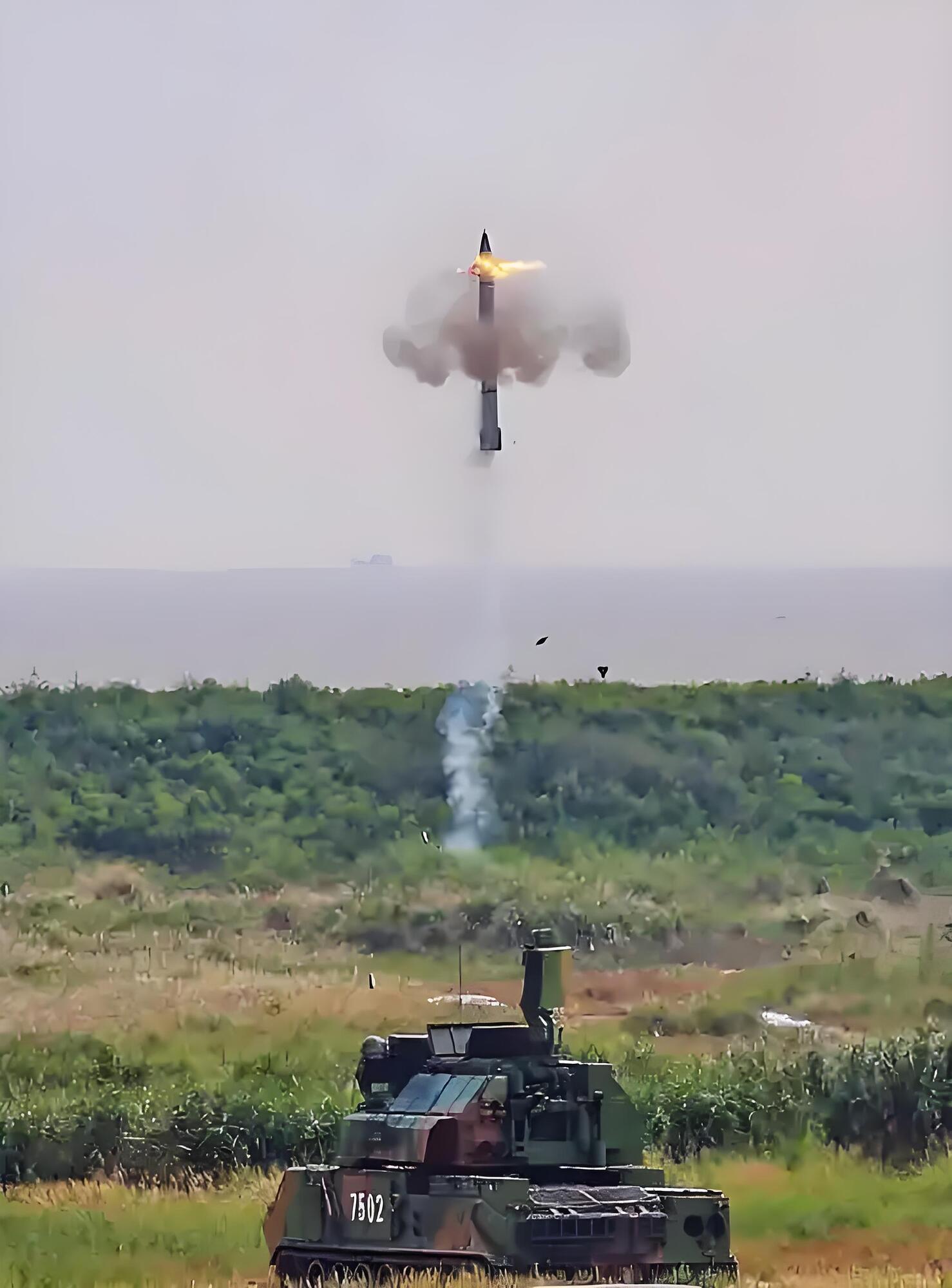 500kRP for a Thermal? China's New Top-Tier SPAA HQ17 and Old TOR-M1 ...