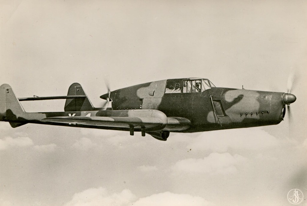 Fokker D.23 Prototype. The single seat, twin-boom, Push-pull ...