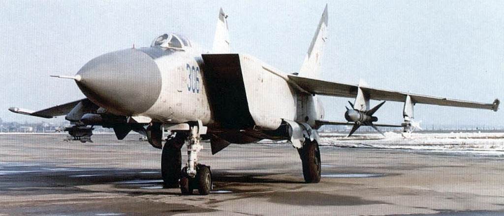 Mikoyan-Gurevich MiG-25PD Foxbat-E — The Refined Foxbat - Aircraft ...