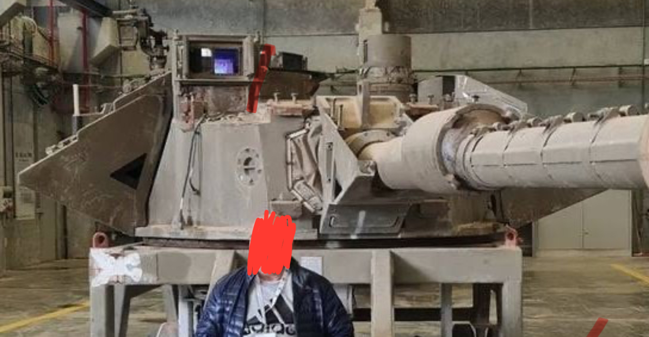 Merkava Mk4 interior turret armor - does anybody have any IRL photoes ...