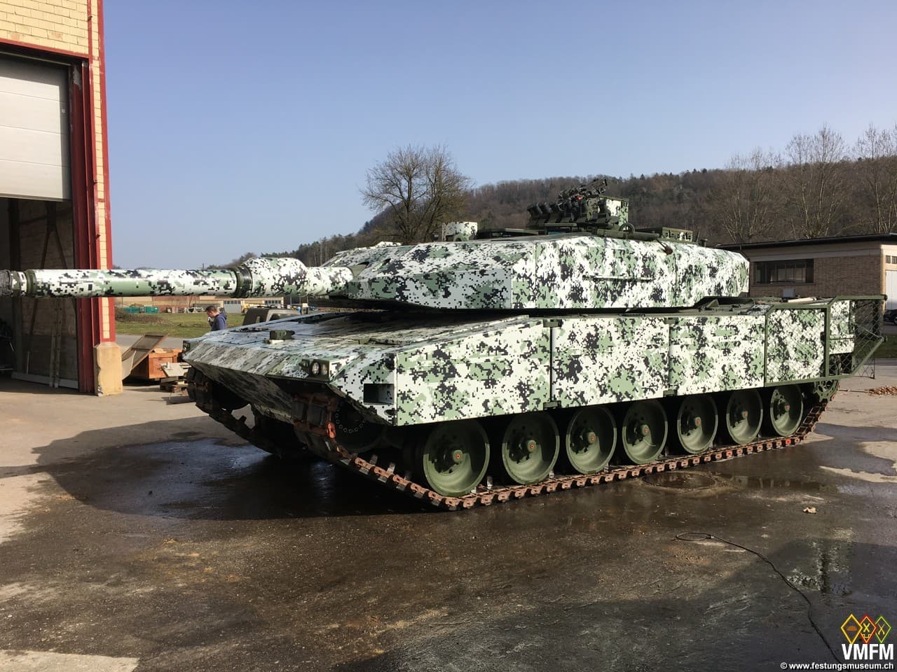 Challenger 130mm Testbed does not belong to Germany - Ground Vehicle ...