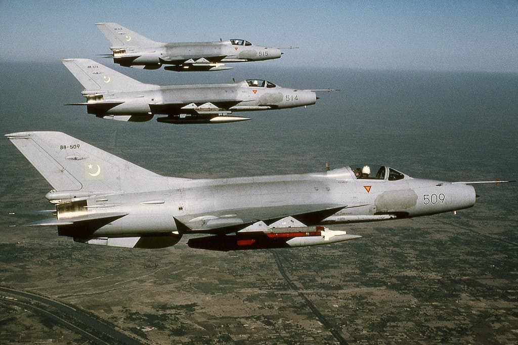 [Pakistan]Chengdu F-7P Skybolt - The final form of the MiG-21’s early ...